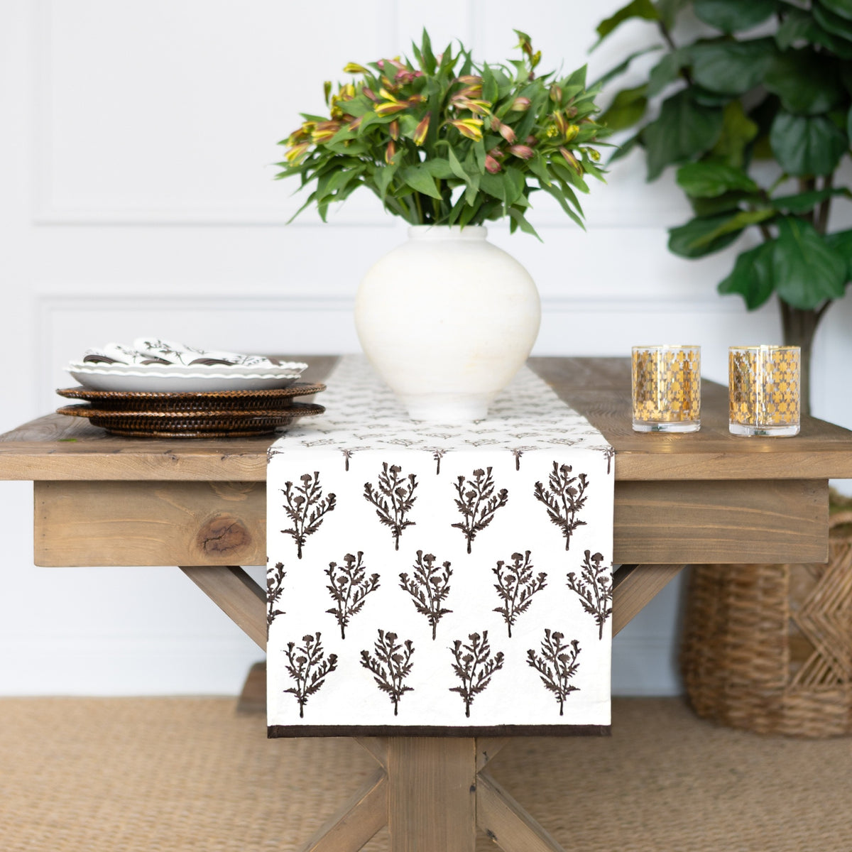 India Hicks Home Thistle Chocolate Table Runner – Pomegranate