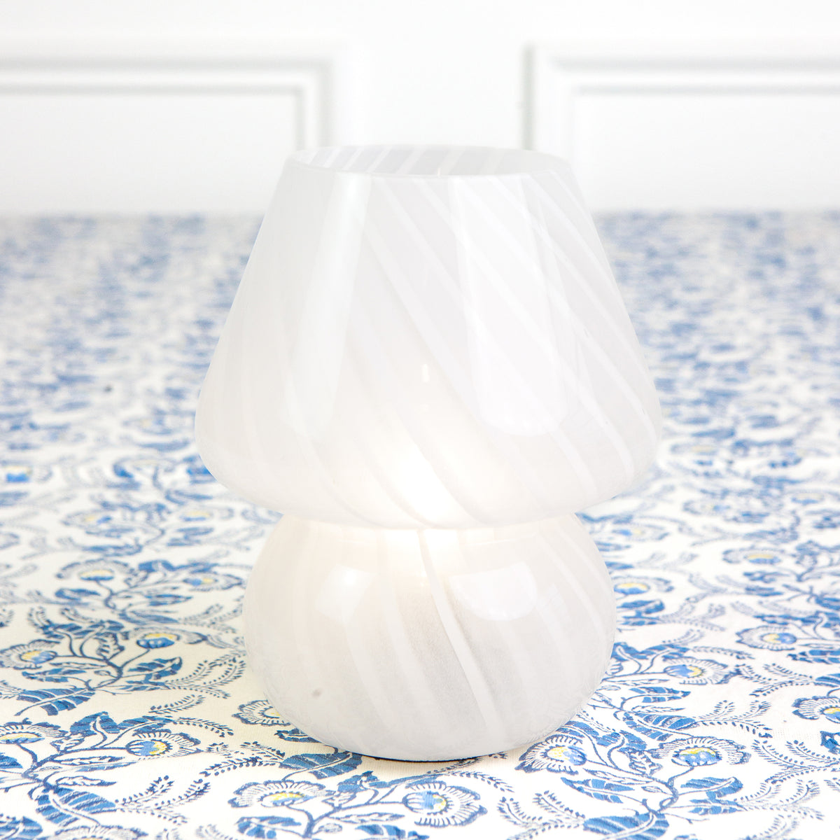White Joyful Lamp – Pomegranate