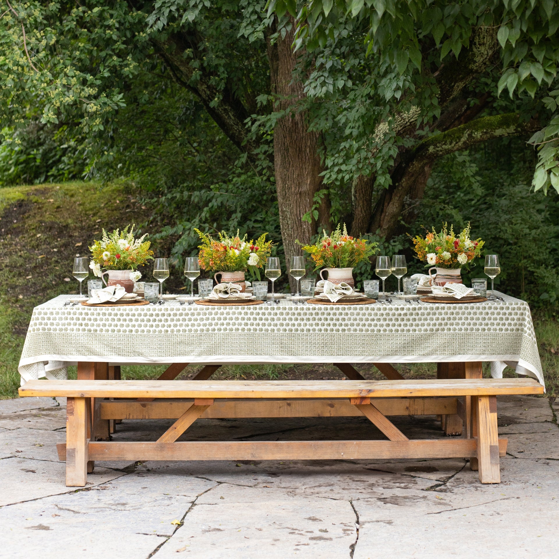 picnic table settings