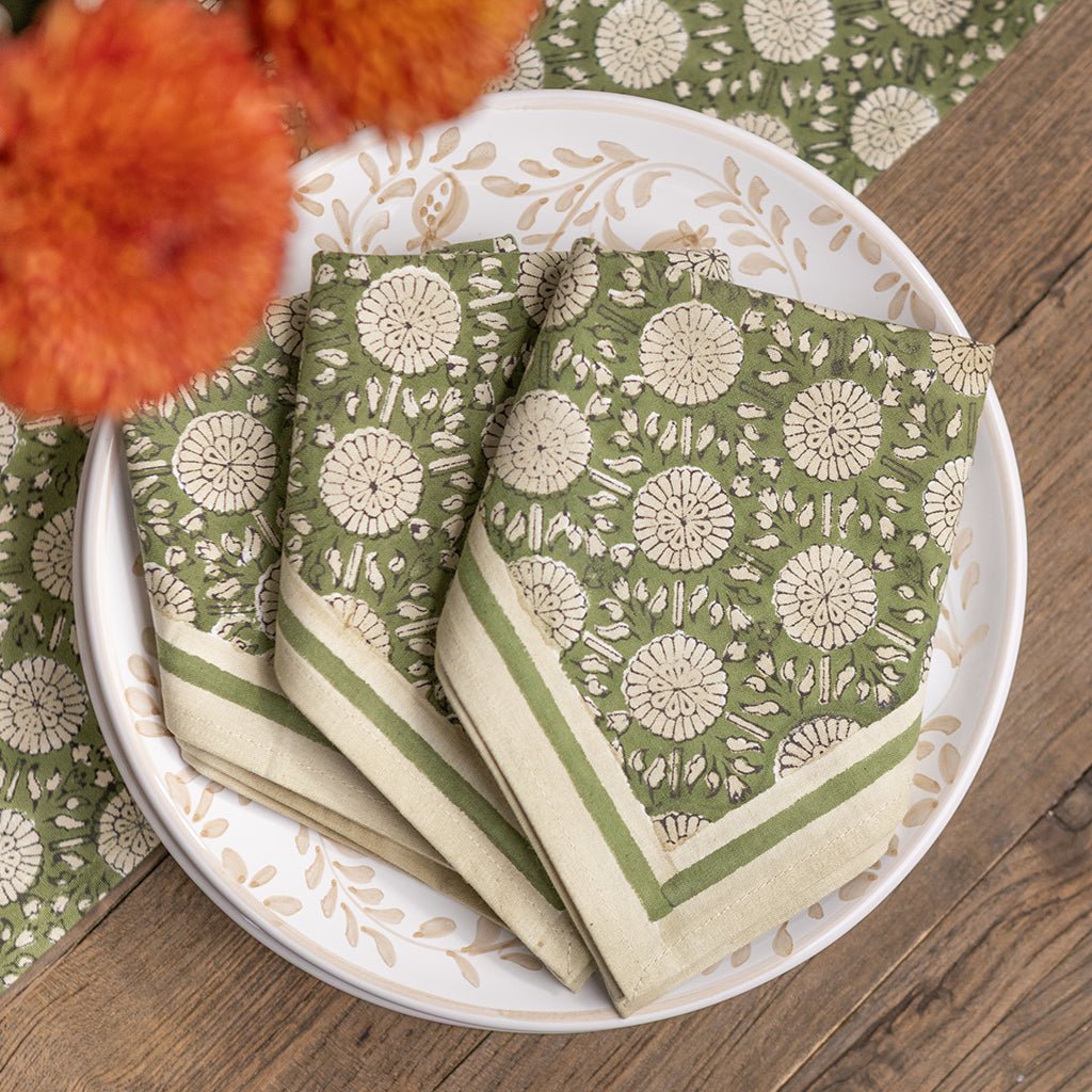 India Hicks Home Joker's Rosette Rum Napkin | Set of 4 – Pomegranate