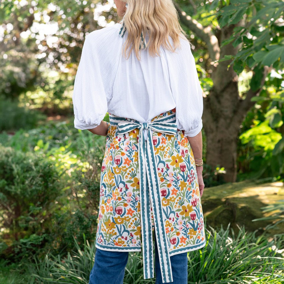 Exclusive printed aprons in colorful motifs – Pomegranate Inc