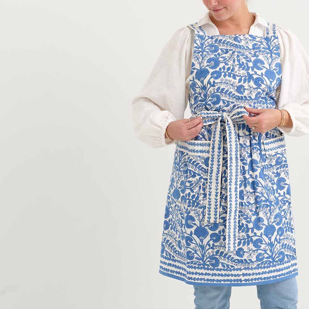 Exclusive printed aprons in colorful motifs - Pomegranate Inc.