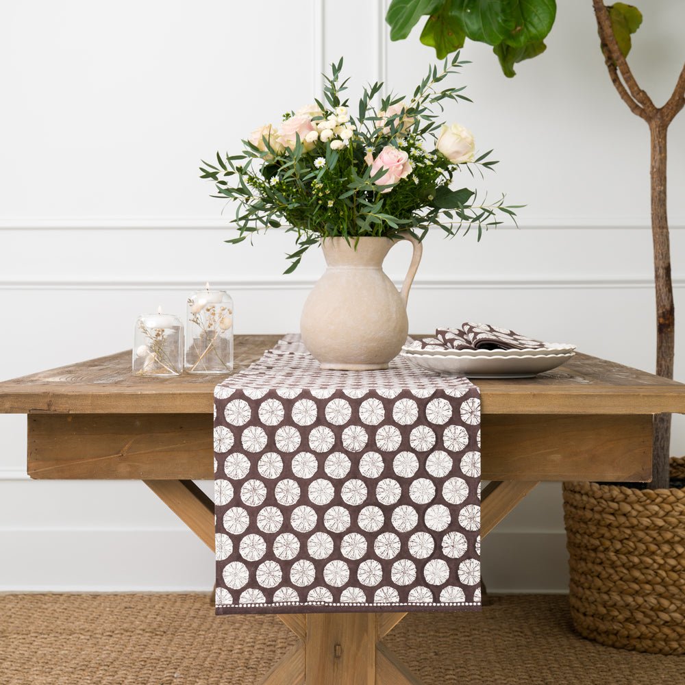 India Hicks Home Sea Biscuit Chocolate Table Runner – Pomegranate